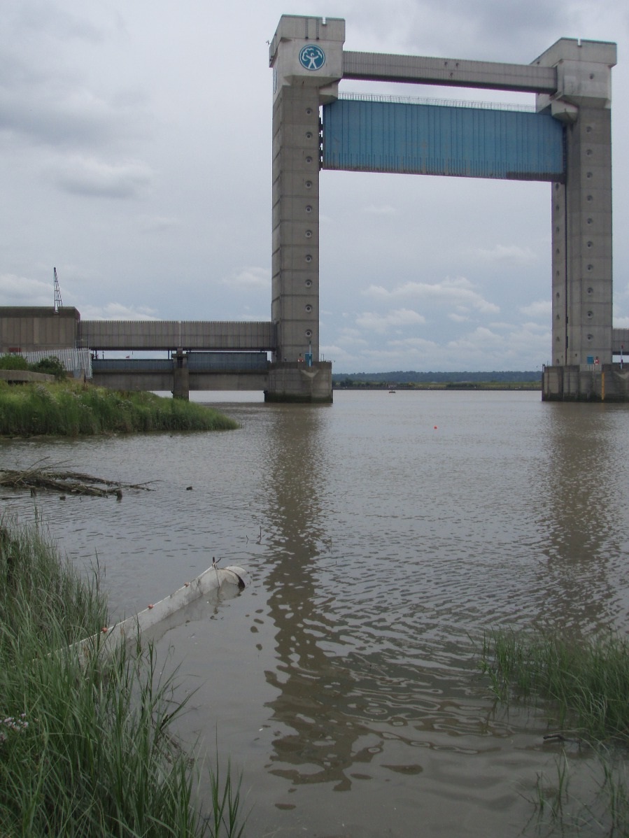 File:Barking Barrier.jpg - RESTORE