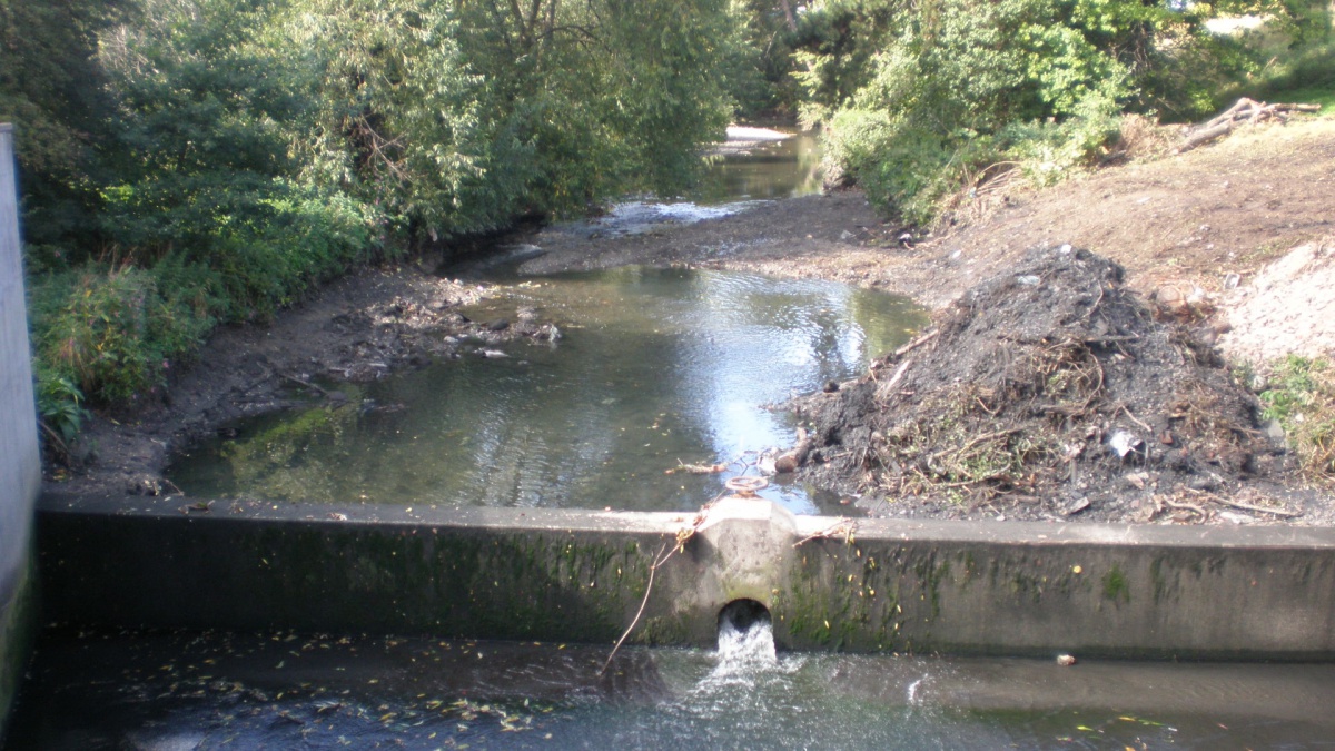 File:Pymmes Brook looking upstream nearing completion.JPG - RESTORE